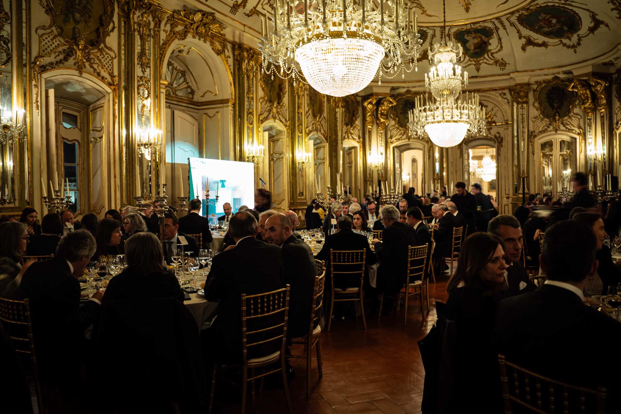 ALF CELEBRA 40 ANOS COM CERCA DE 700 MIL MILHÕES DE EUROS EM ...